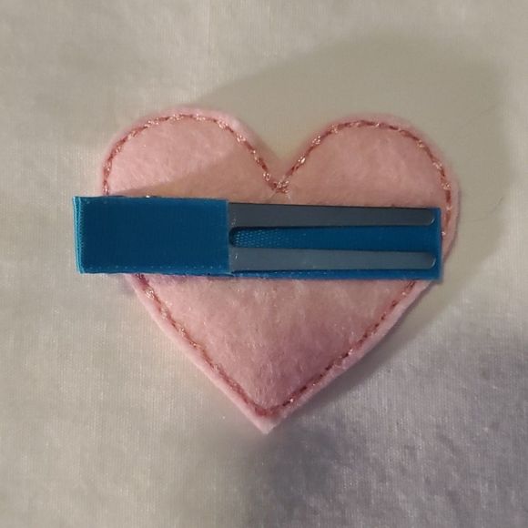 Yogi & Cecil's Boutique | Accessories | New Pink Heart With Glasses ...